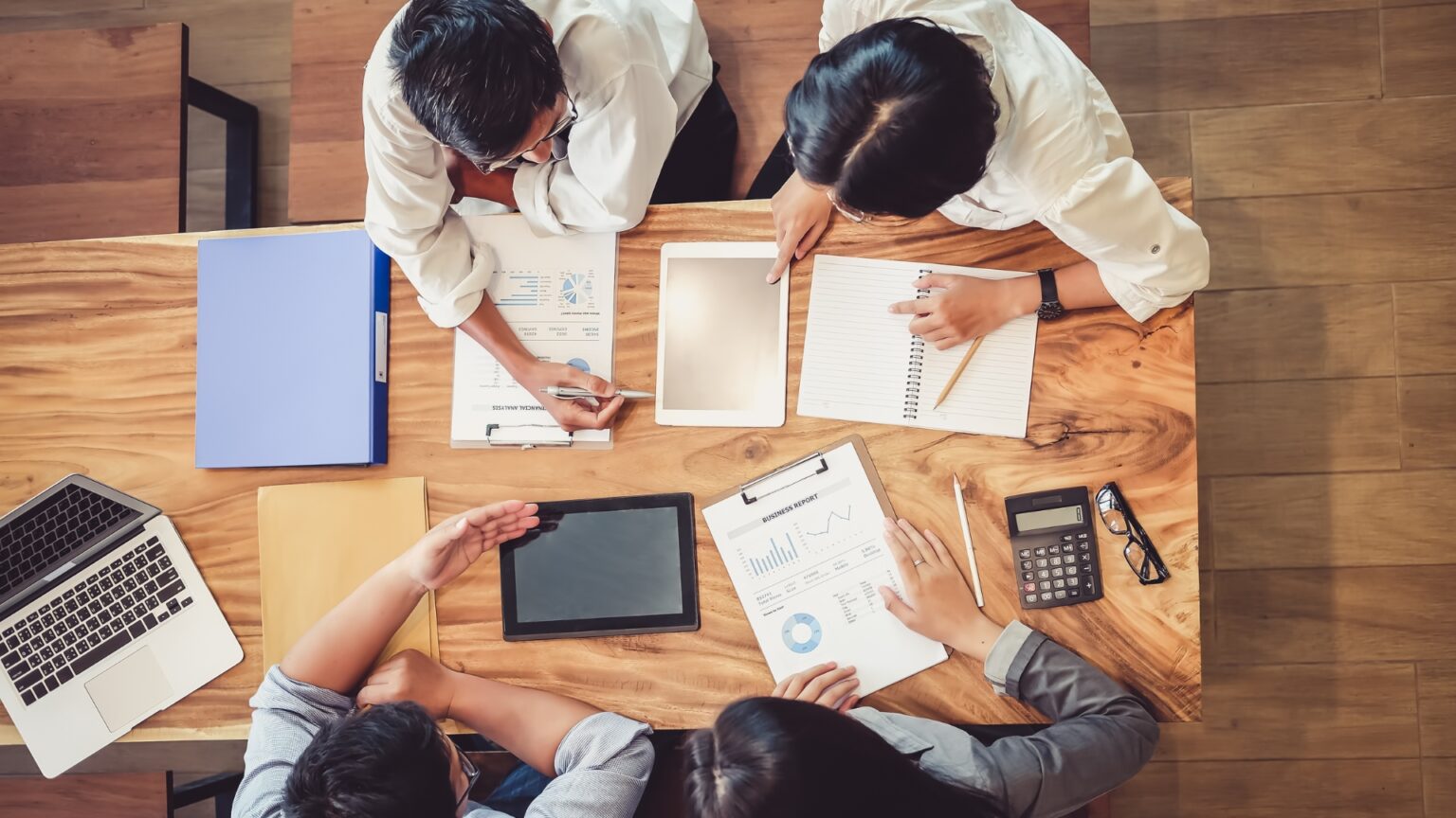 クライアントワークとは？メリットやデメリット、インハウスとの違いを詳しく解説！ | Aquent Japan